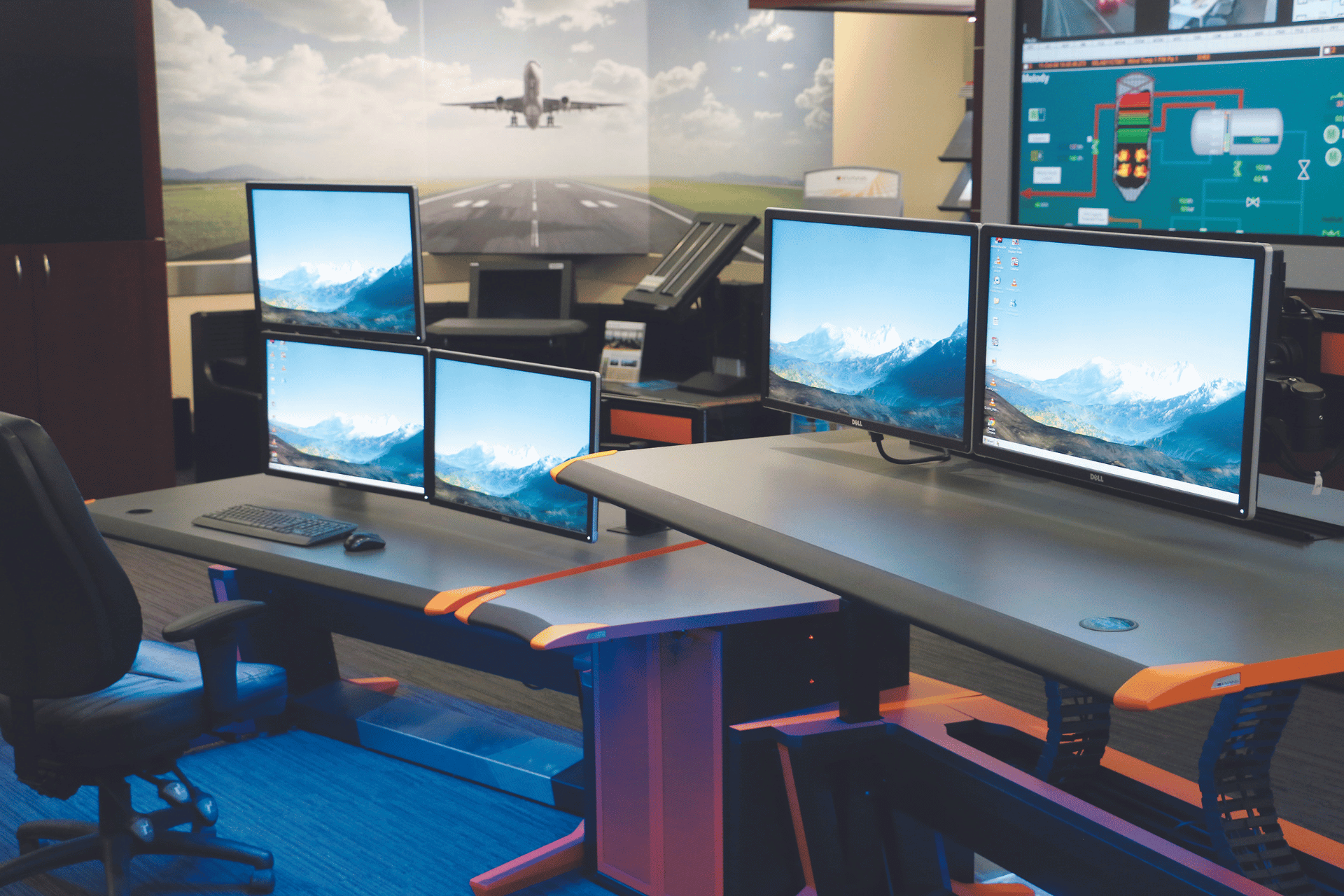 Designing the Perfect Control Room Workstation | Evans